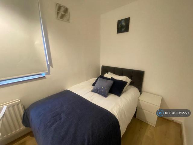 1 bedroom house share to rent