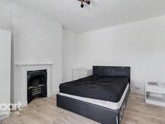 1 bedroom house share to rent