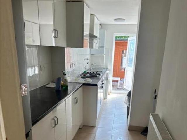 1 bedroom house share to rent