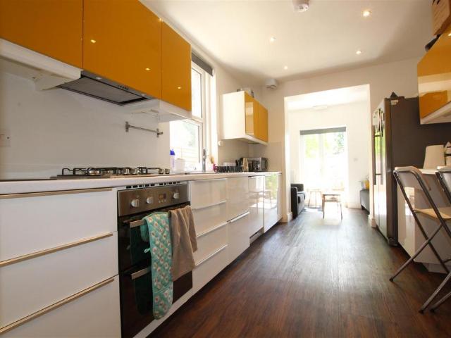 1 bedroom house share to rent