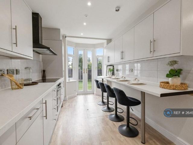 1 bedroom house share to rent