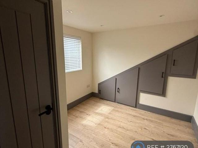 1 bedroom house share to rent