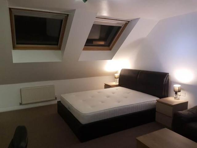1 bedroom house share to rent