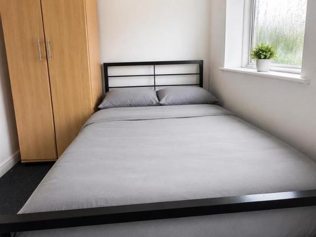 1 bedroom house share to rent