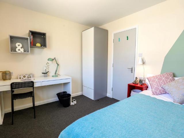 1 bedroom house share to rent