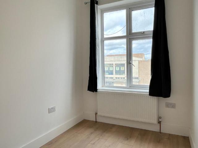 1 bedroom house share to rent