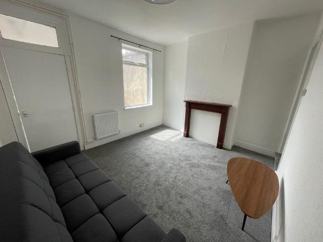 1 bedroom house share to rent