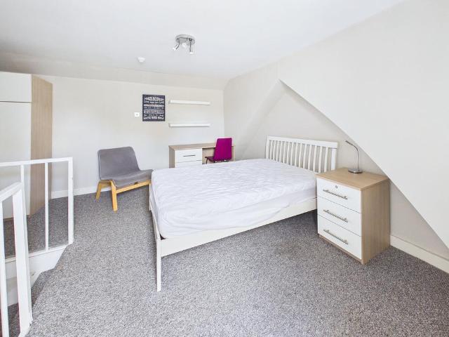 1 bedroom house share to rent