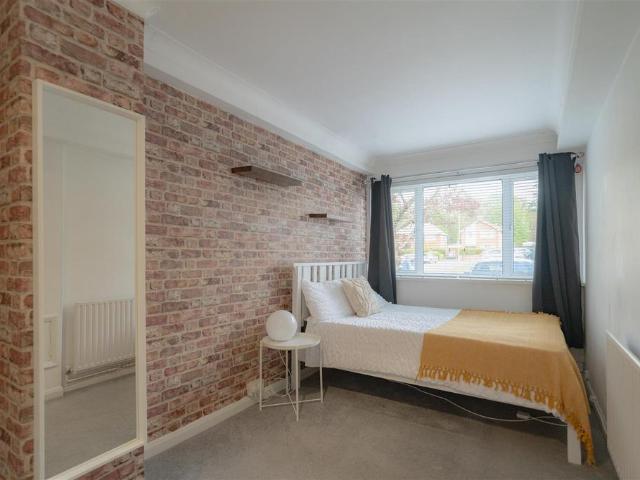 1 bedroom house share to rent
