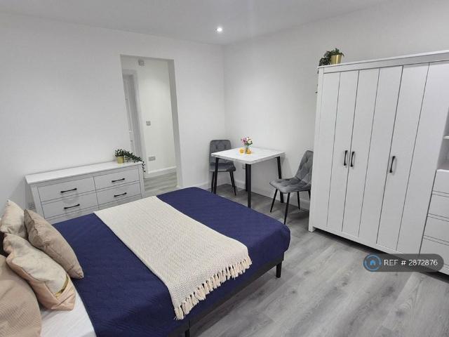 1 bedroom house share to rent