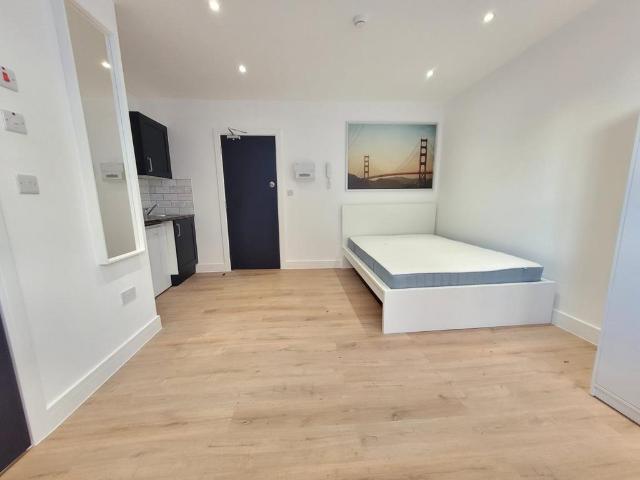 1 bedroom house share to rent