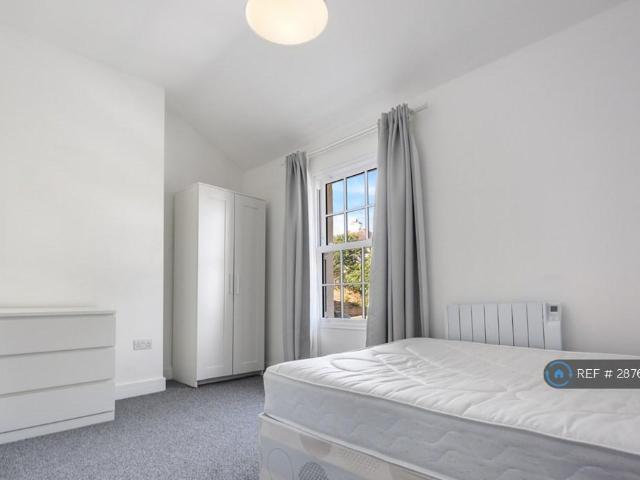 1 bedroom house share to rent