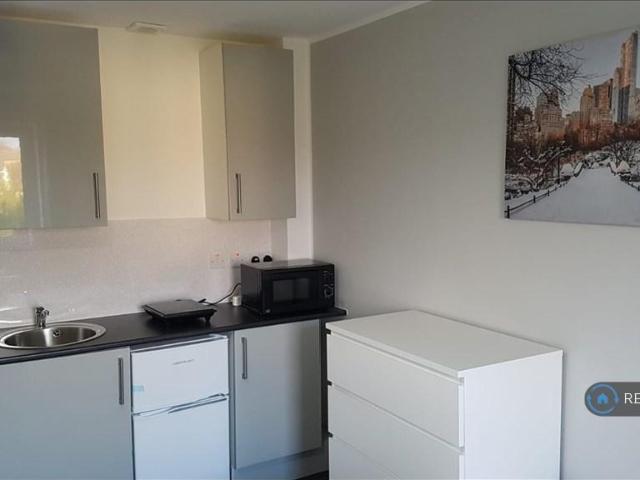1 bedroom house share to rent