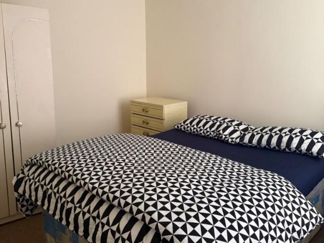 1 bedroom house share to rent