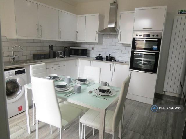 1 bedroom house share to rent
