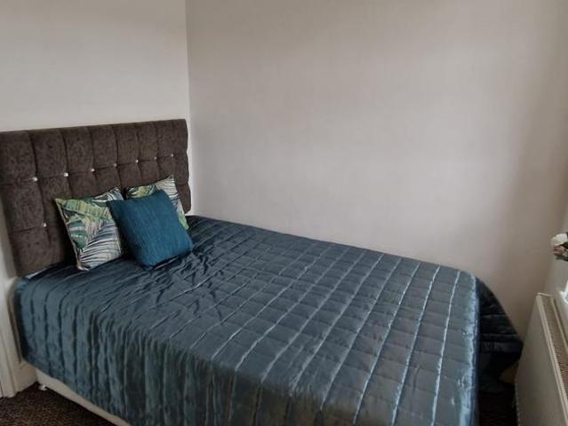 1 bedroom house share to rent
