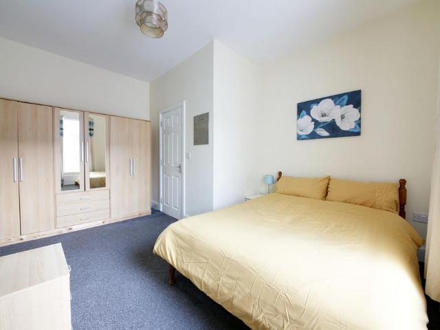 1 bedroom house share to rent