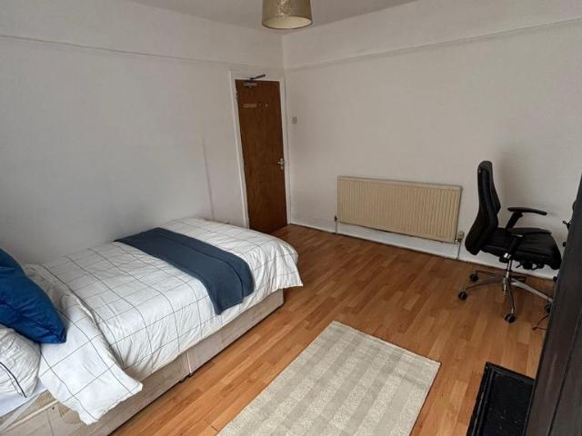 1 bedroom house share to rent