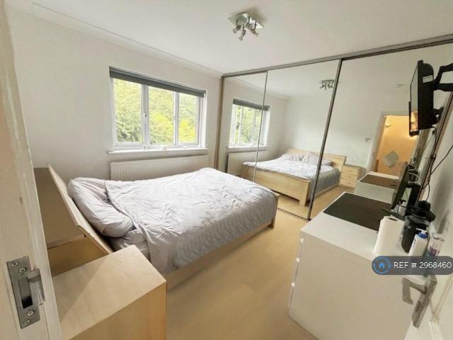 1 bedroom house share to rent