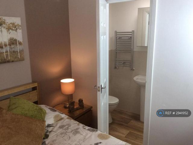 1 bedroom house share to rent