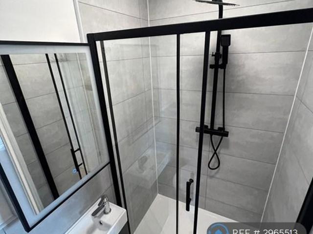1 bedroom house share to rent
