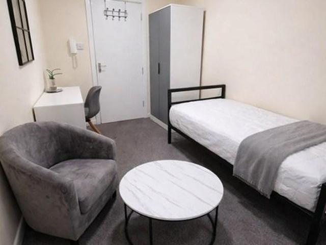 1 bedroom house share to rent