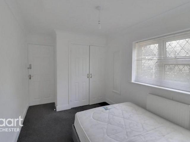 1 bedroom house share to rent