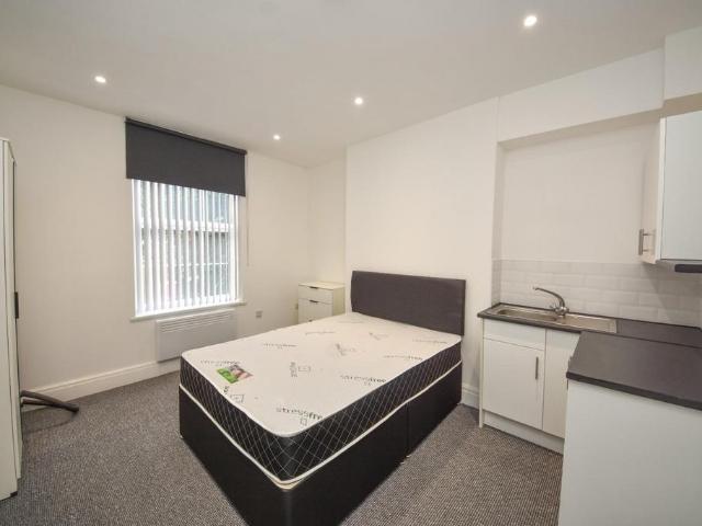 1 bedroom house share to rent