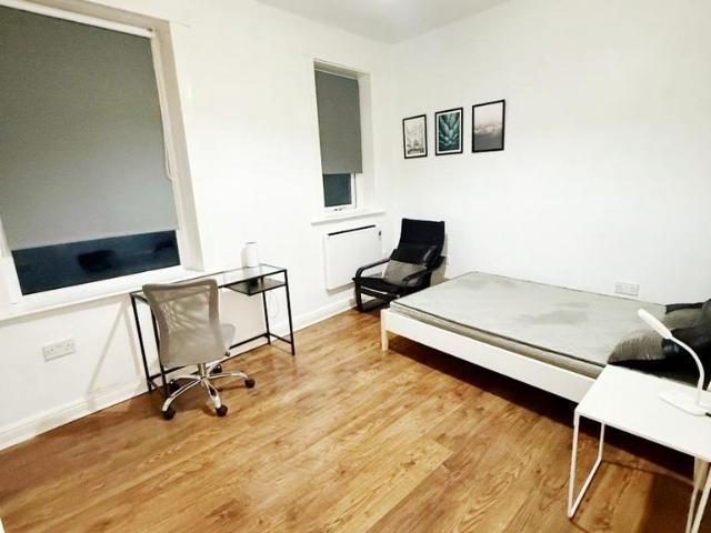 1 bedroom house share to rent