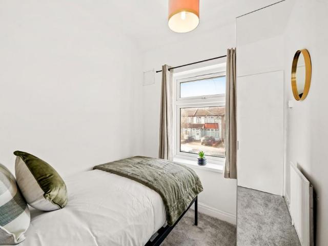 1 bedroom house share to rent