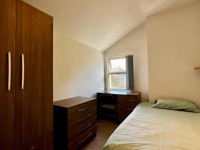 1 bedroom house share to rent
