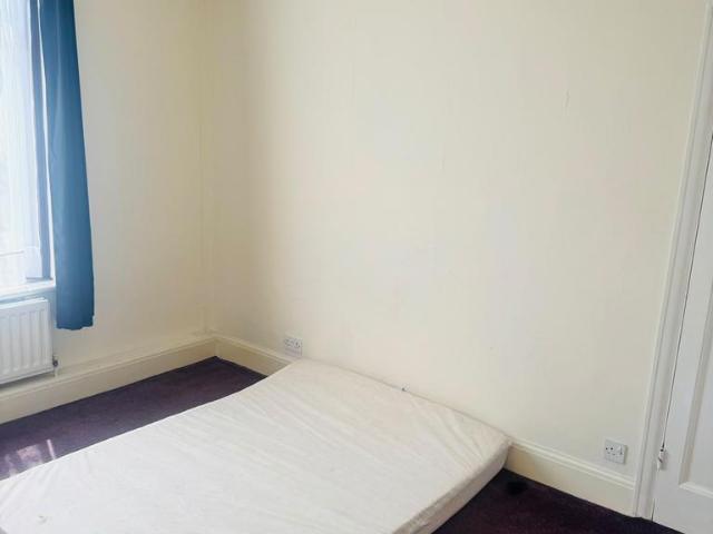 1 bedroom house share to rent