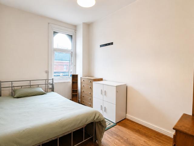 1 bedroom house share to rent