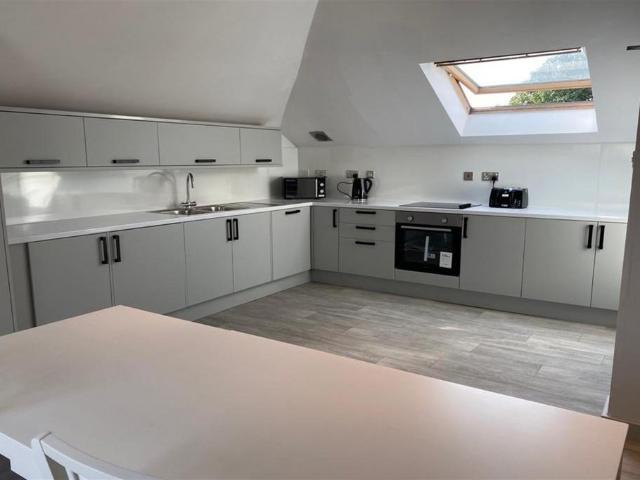1 bedroom house share to rent
