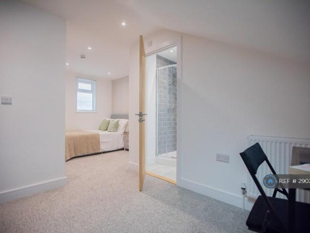 1 bedroom house share to rent
