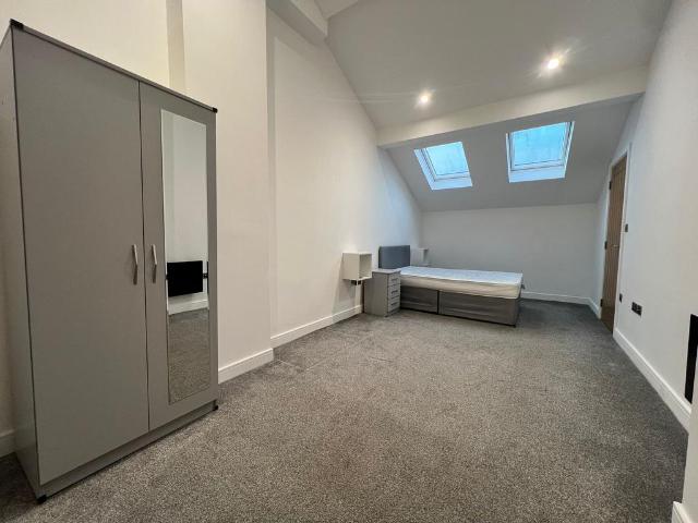 1 bedroom house share to rent