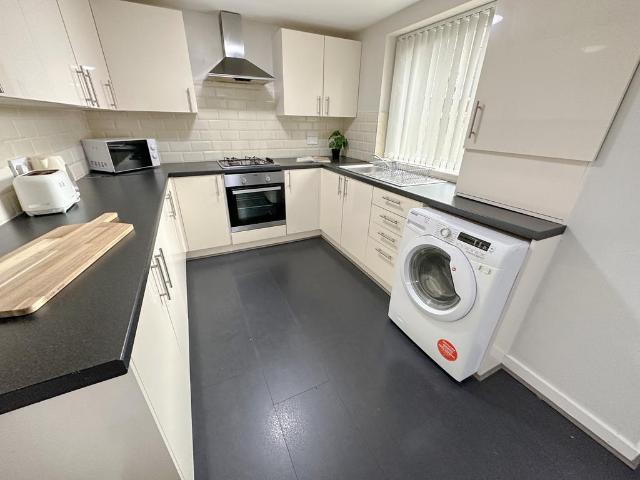 1 bedroom house share to rent