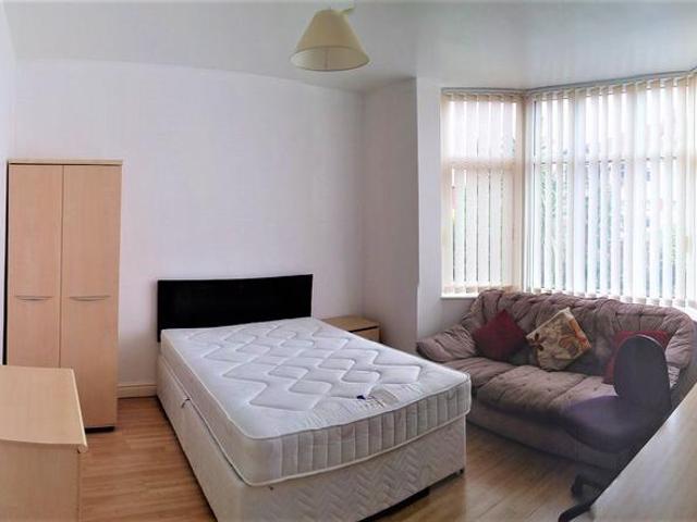1 bedroom house share to rent