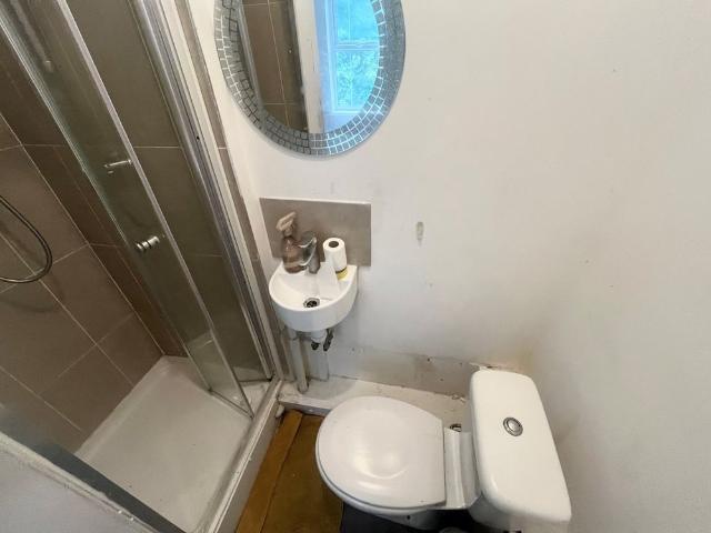1 bedroom house share to rent