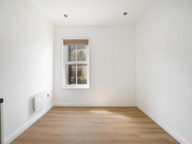 1 bedroom house share to rent