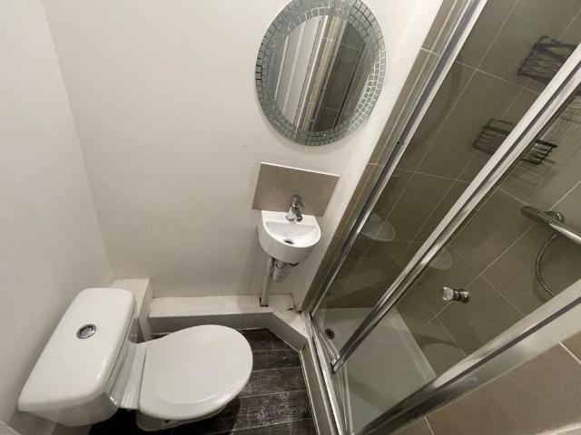 1 bedroom house share to rent