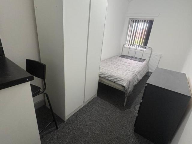 1 bedroom house share to rent
