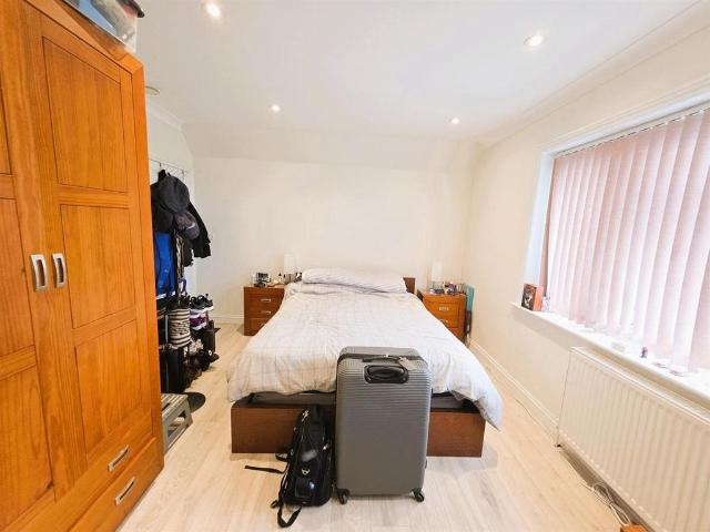 1 bedroom house share to rent