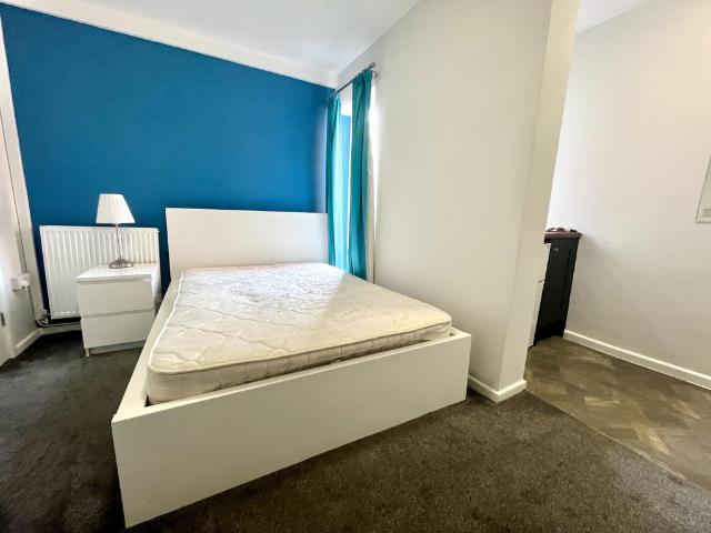 1 bedroom house share to rent