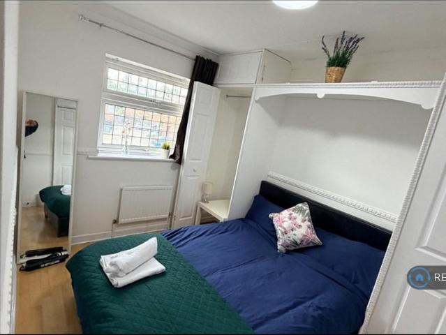 1 bedroom house share to rent