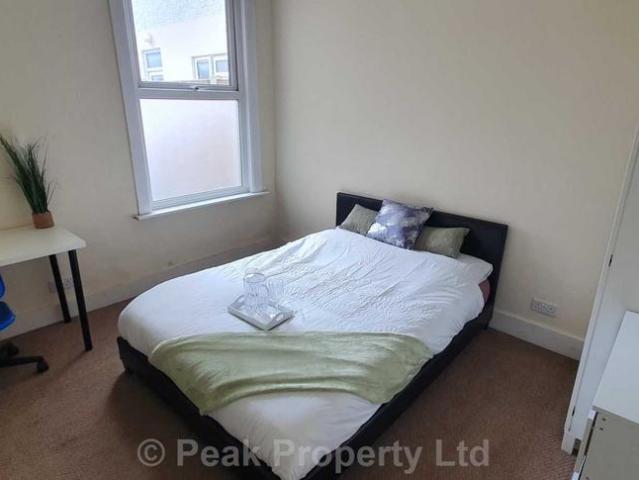 1 bedroom house share to rent