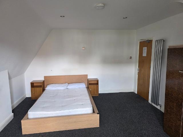 1 Bedroom House Share/Rent A Room To Let in Bedford, MK40