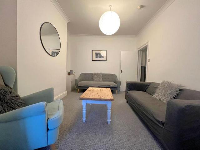 1 bedroom house to rent