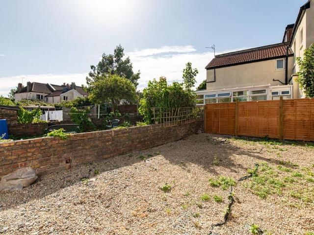 1 bedroom house to rent