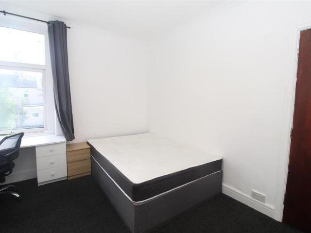 1 bedroom house to rent